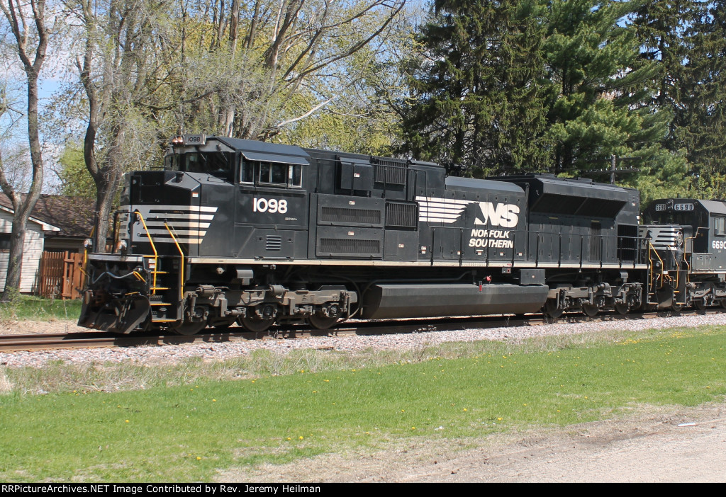 NS 1098 (1)